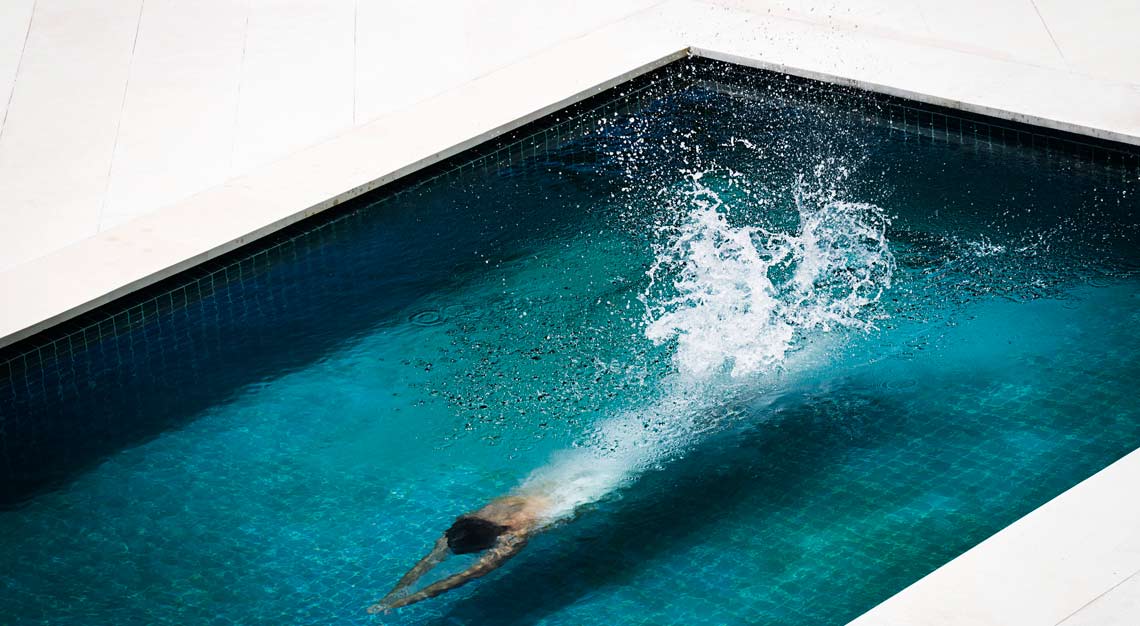 Louis Vuitton By the Pool - Die Bast Kollektion